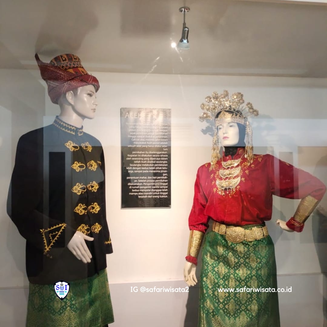 8 Pakaian Adat Aceh, Baju Tradisional Suku Aceh, Gayo, Alas, Singkil, Kluet, Tamiang & Simeulue ...
