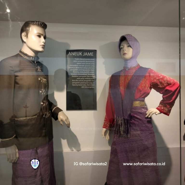 8 Pakaian Adat Aceh, Baju Tradisional Suku Aceh, Gayo, Alas, Singkil ...