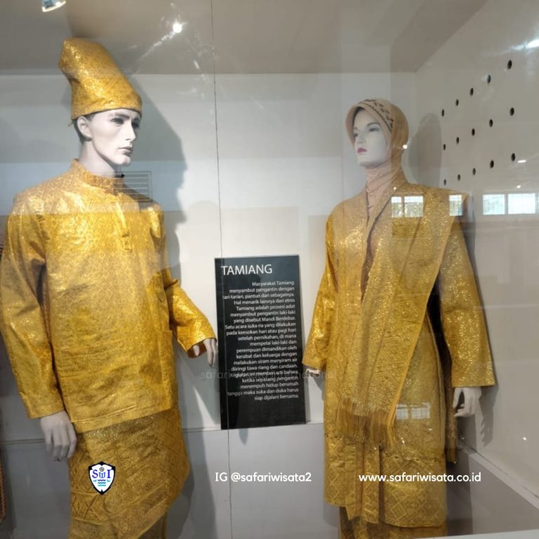 8 Pakaian Adat Aceh, Baju Tradisional Suku Aceh, Gayo, Alas, Singkil ...